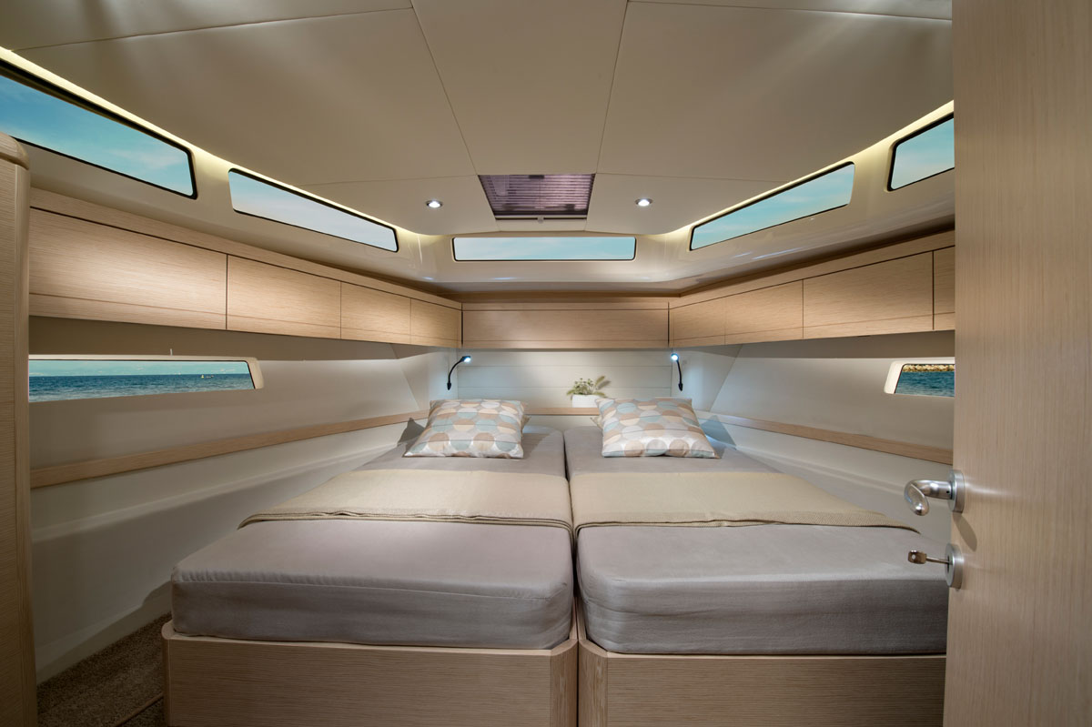 Greenline 39 For Sale - Hybrid Yacht, West Coast Dealer